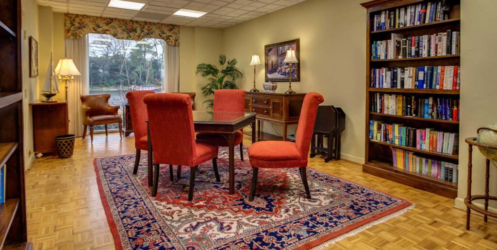 The Algonquin House – on the shores of the Lafayette